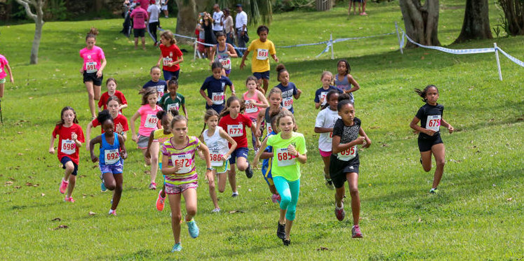 Photos: KPMG Round The Grounds Races - Bernews