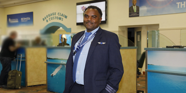 Bermudian Pilot Flies JetBlue From Boston - Bernews