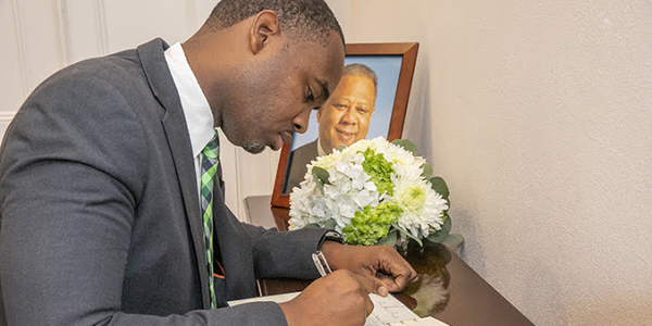 Premier David Burt Signs Condolence Book - Bernews