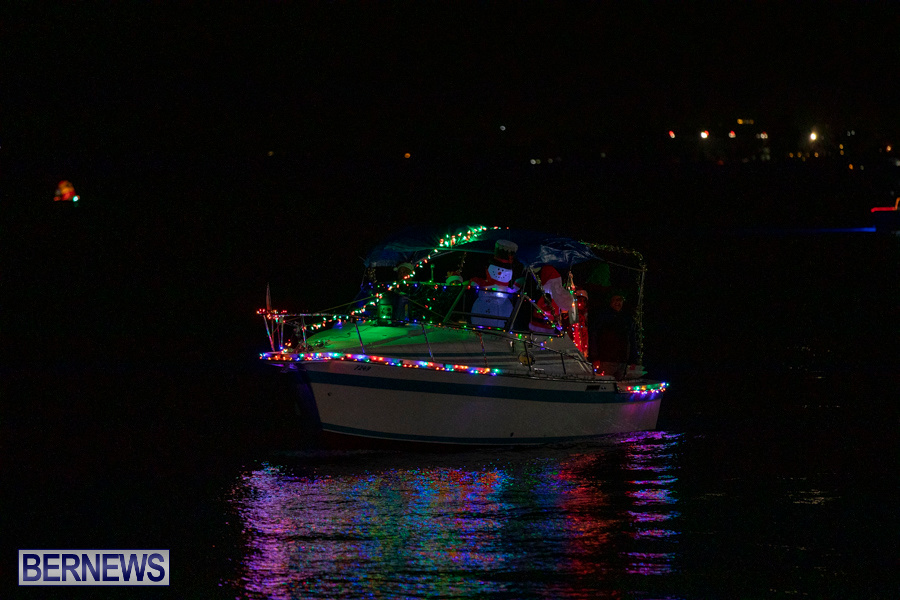 Photos & Video: Boat Parade In St George's - Bernews