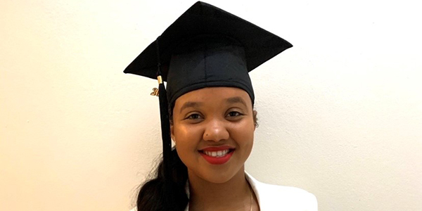 Zyon Robinson Receives Dr. Pratt Award - Bernews