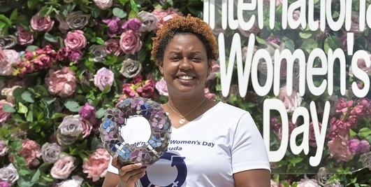 Photos/Video: Dr. Weldon Earns 'Woman Of Year' - Bernews