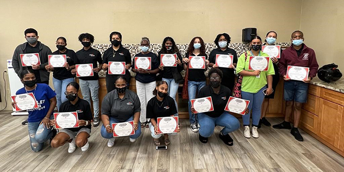 28 Students Complete Peerfoward Programme - Bernews