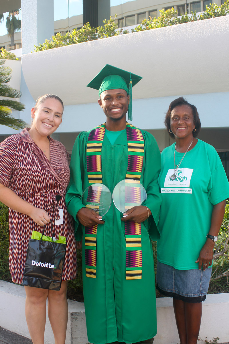 A’Jahni Roberts-Smith Wins Raleigh Awards - Bernews