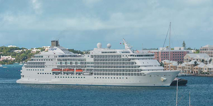 Photos: Two Cruise Ships Visit Hamilton - Bernews