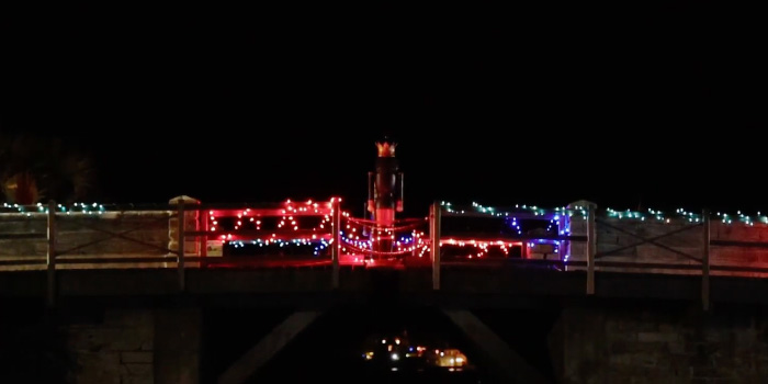 Video: Christmas Lights At Somerset Bridge - Bernews