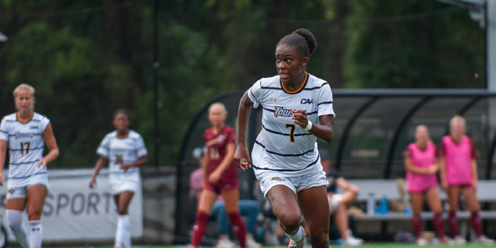 Nia Christopher On Football, Gold Cup & More - Bernews