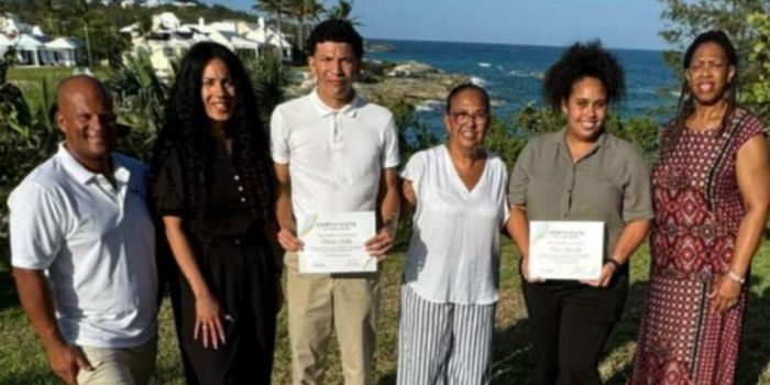 Devonshire Parish Awards Four Scholarships - Bernews