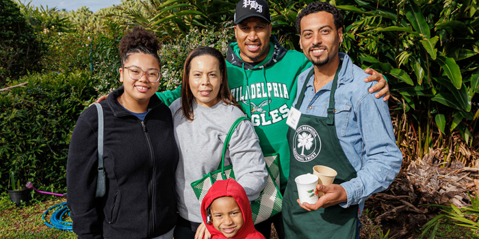 Photos & Video: BNT Plant & Bake Sale - Bernews