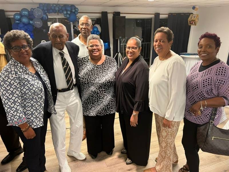 Bill Anderson Honoured At Anglers Club - Bernews