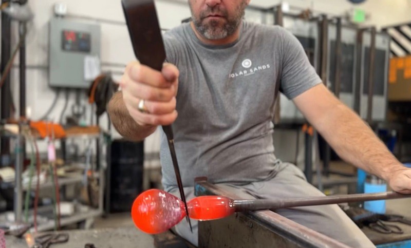 Solar Sands Creates BermudAir Glassware - Bernews
