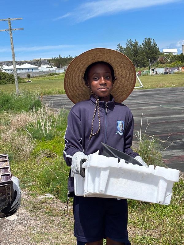 HSBC Supports KBB Community Cleanups - Bernews